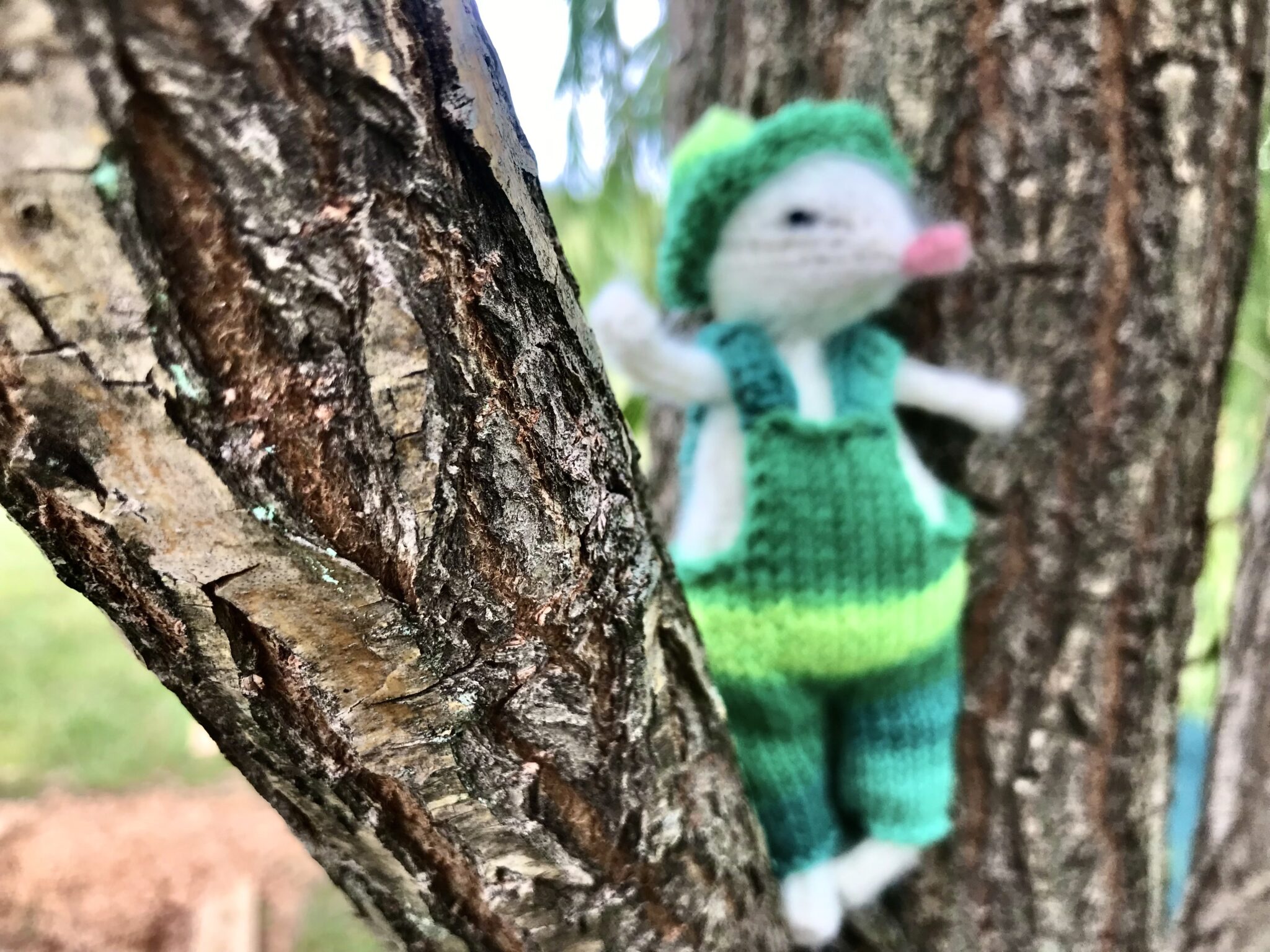 MOUSE knitting pattern FREE - Quiet Life Farm