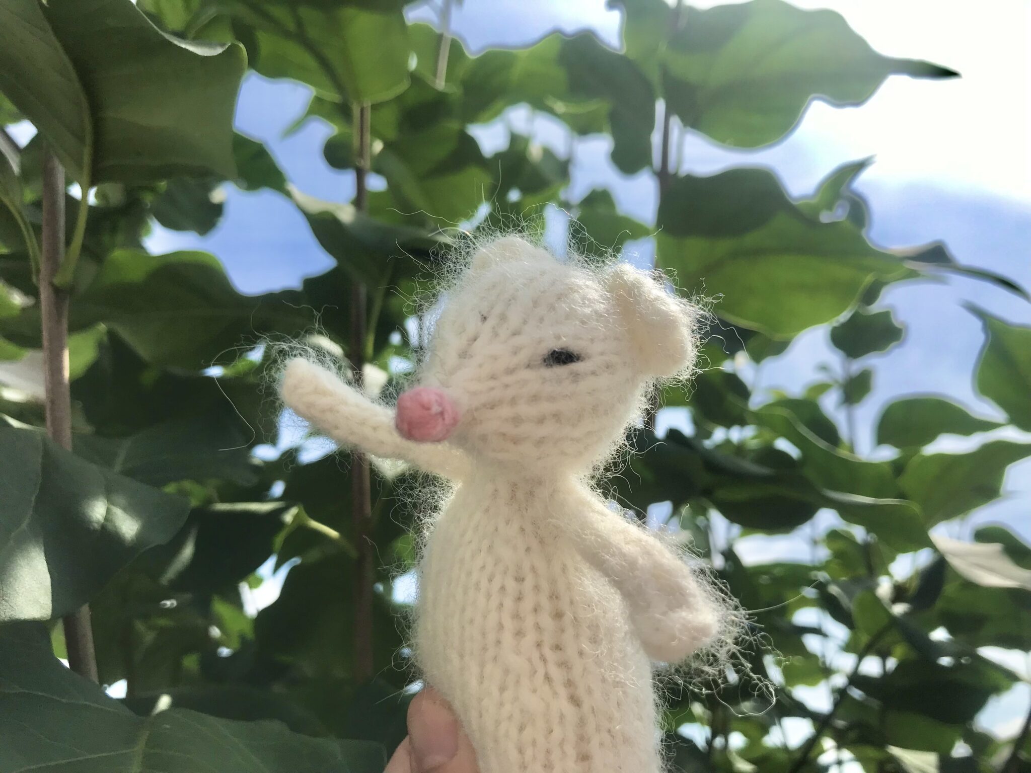 MOUSE knitting pattern FREE - Quiet Life Farm