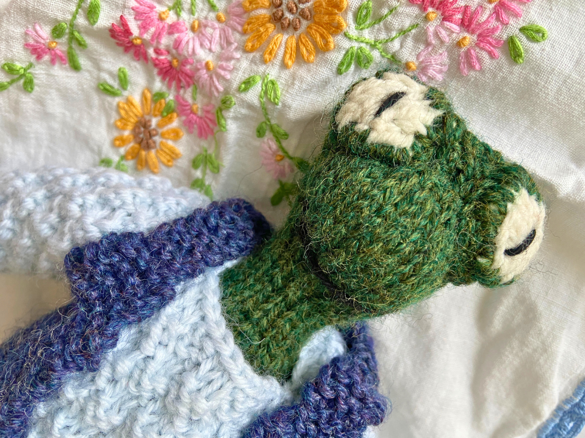 Ferguson Frog Knitting Pattern - Quiet Life Farm
